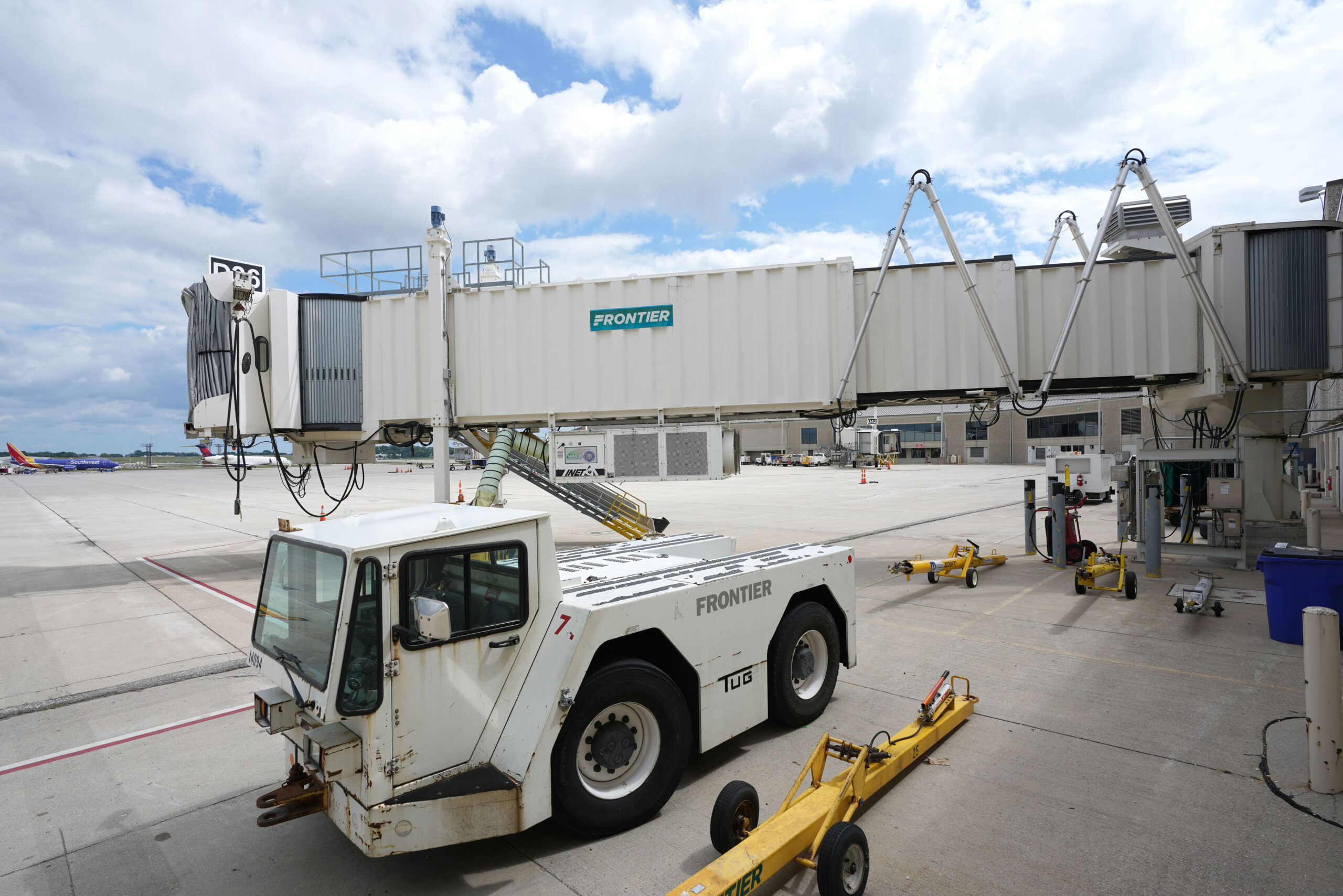 Milwaukee Mitchell International Airport Concourse D Jet Bridges - GRAEF