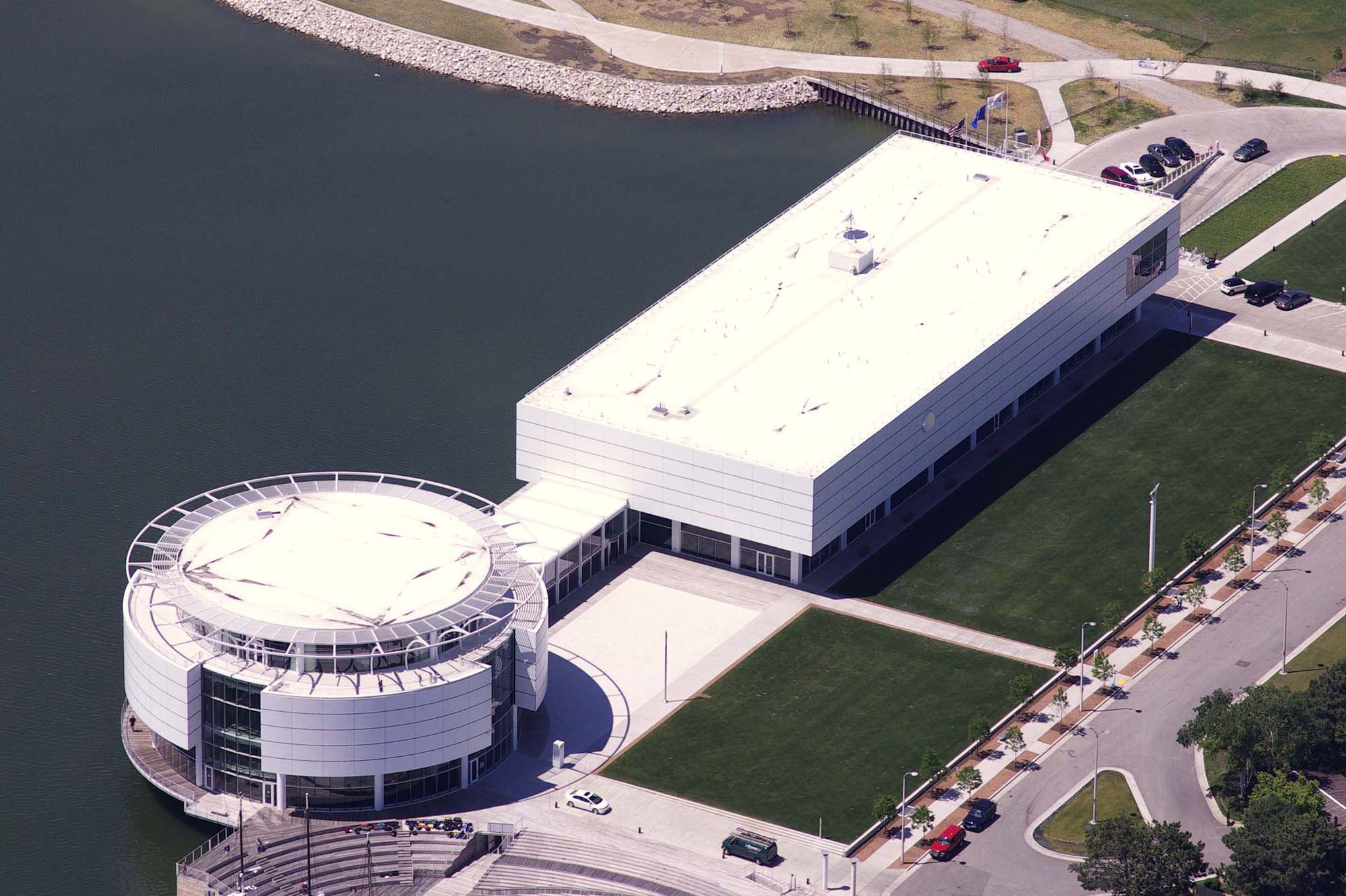 Discovery World at Pier Wisconsin - GRAEF